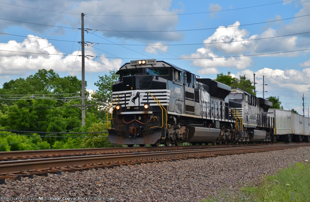 NS 1008 is the 3rd consecutive westbound.